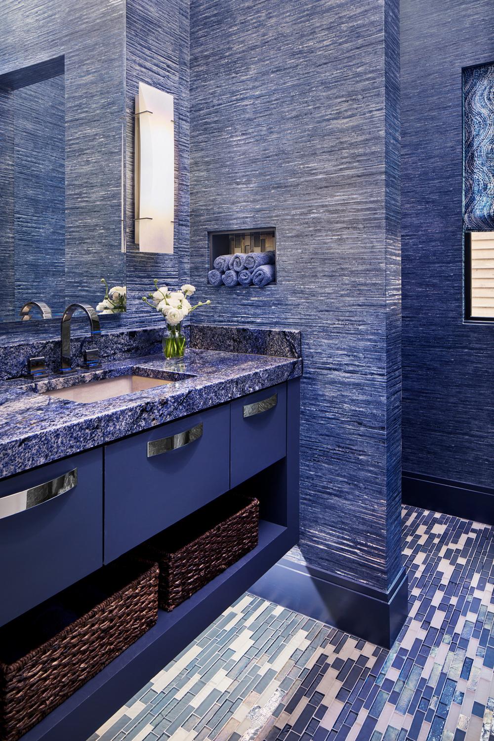 19 Baños Azules Contemporáneos para un Relax con Estilo y Color