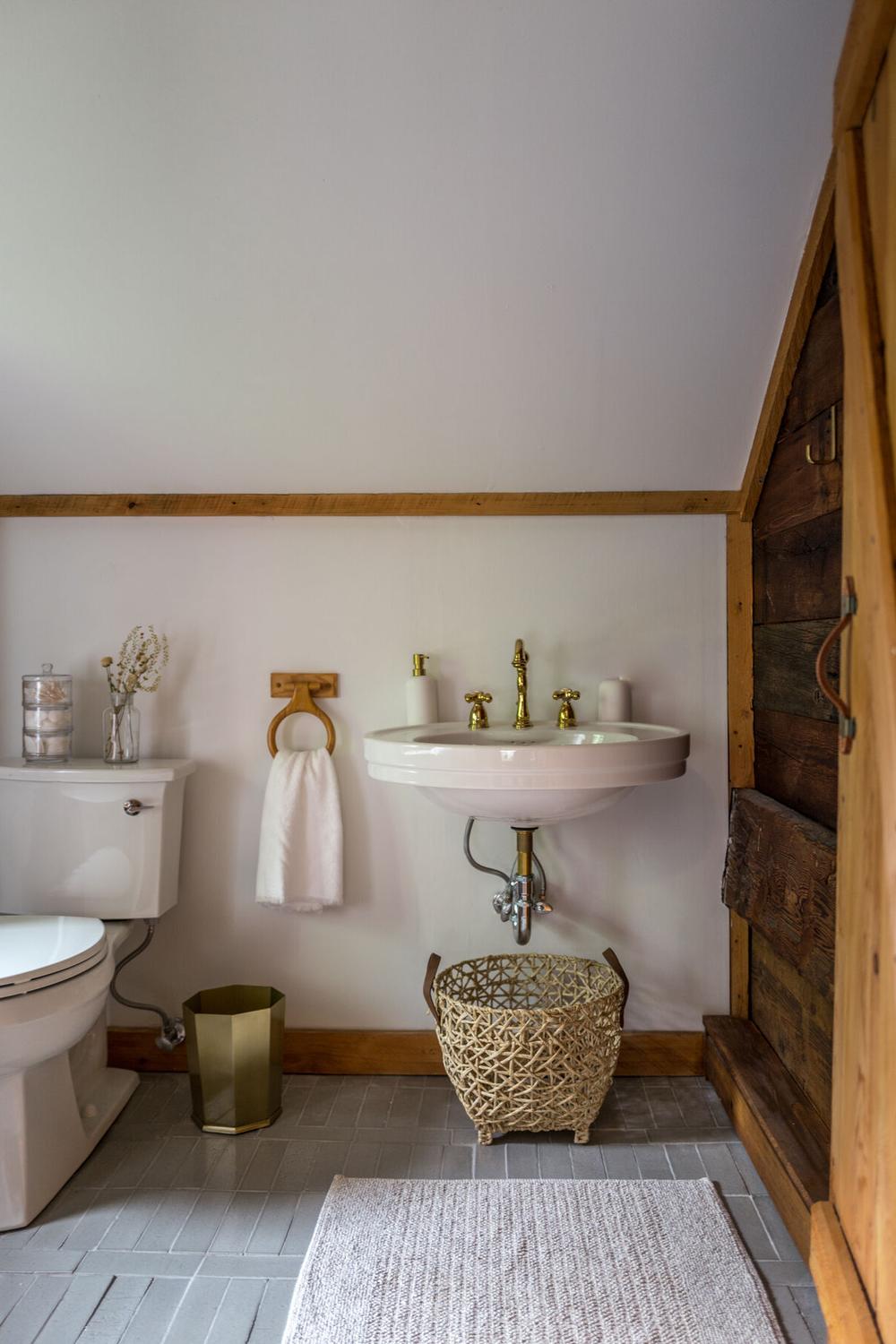 17 Cottage Bathroom Designs to Inspire Your Retreat