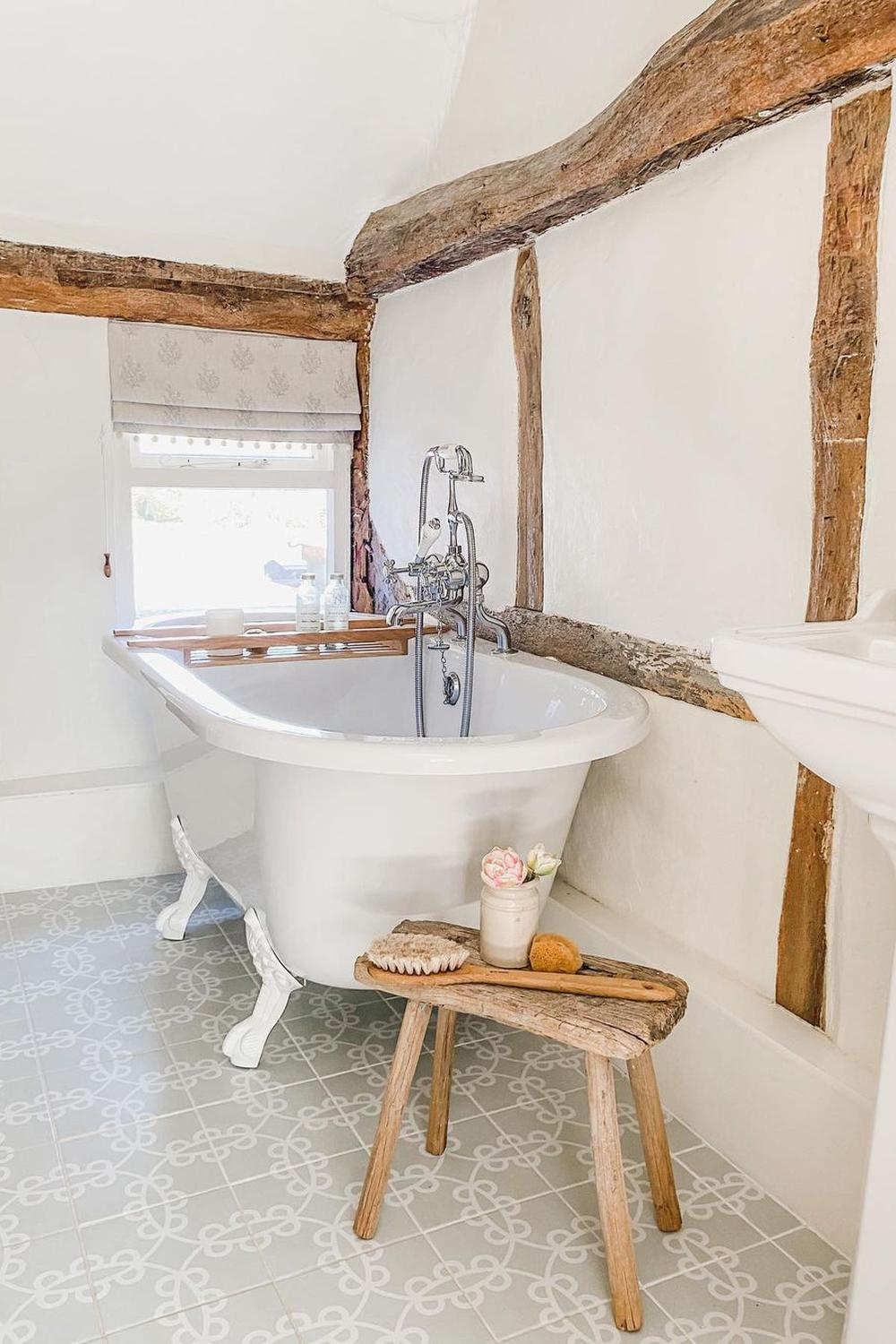 17 Cottage Bathroom Designs to Inspire Your Retreat