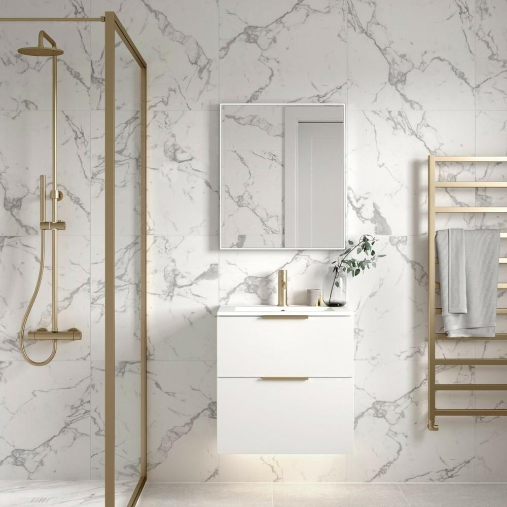 19 Gold Bathroom Inspirations to Light Up Your Space