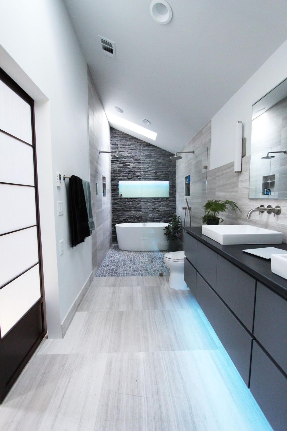 14 Inspiring Long Narrow Bathroom Ideas to Maximize Space and Style