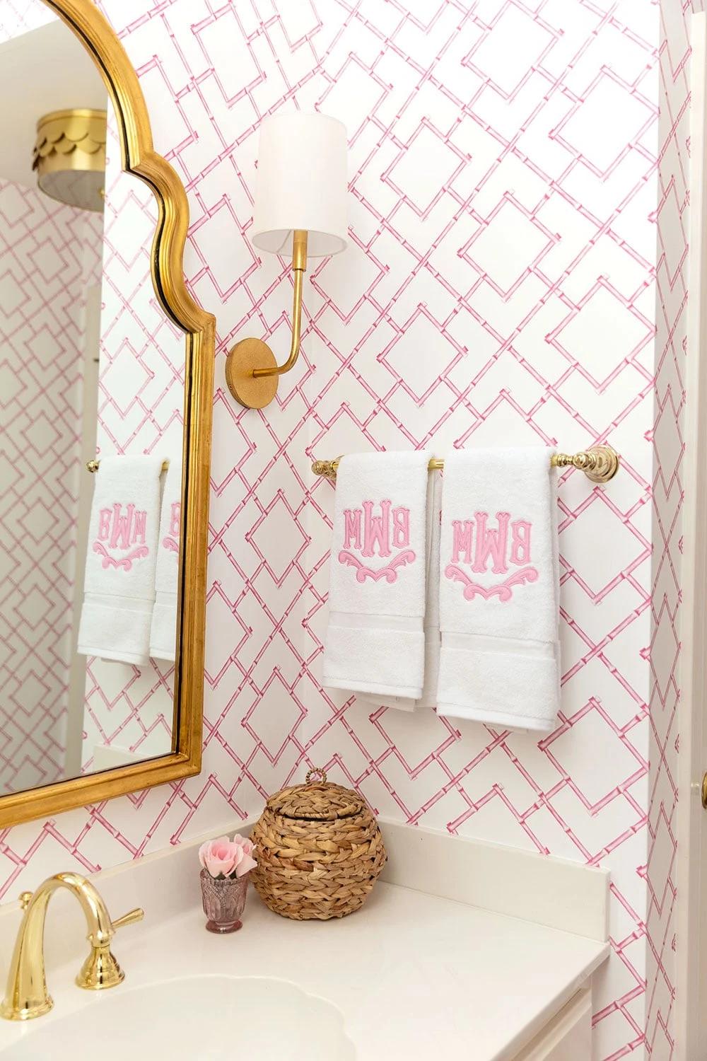 20 Preppy Bathroom Inspirations for a Chic Makeover
