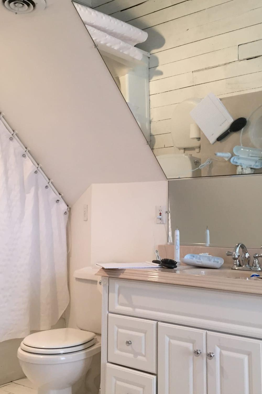 12 Sloped Ceiling Bathroom Ideas to Maximize Style and Space