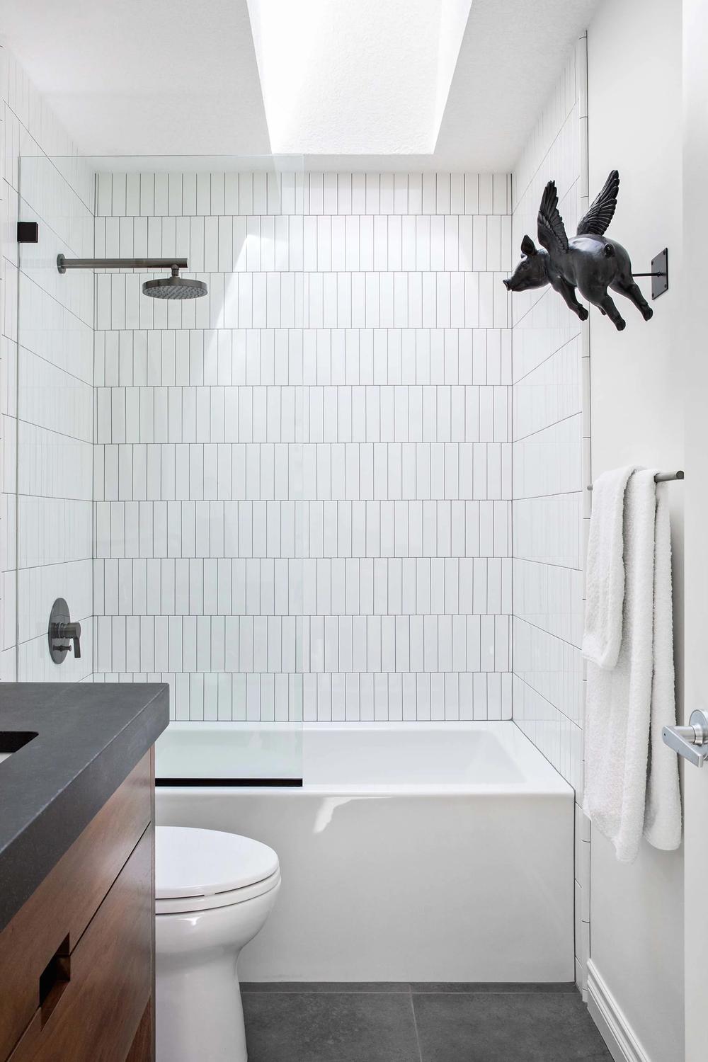 19 Stacked Subway Tile Bathroom Designs to Inspire Your Next Renovation