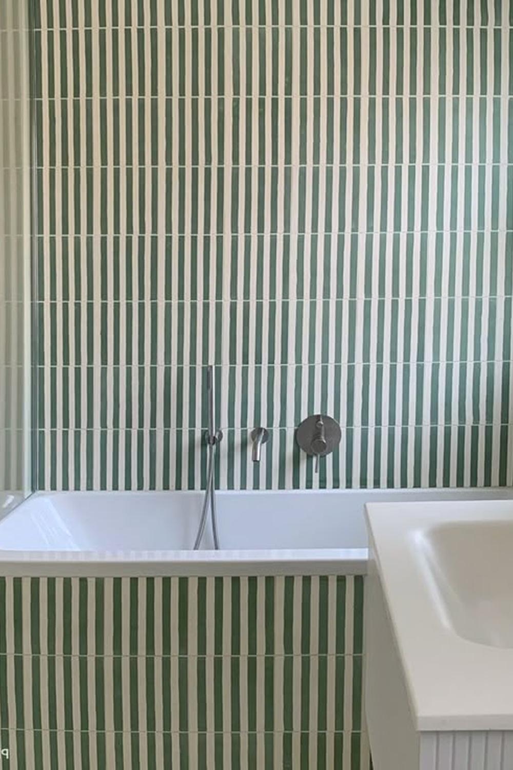 21 Striking Stripe Tile Bathroom Designs to Inspire Your Renovation
