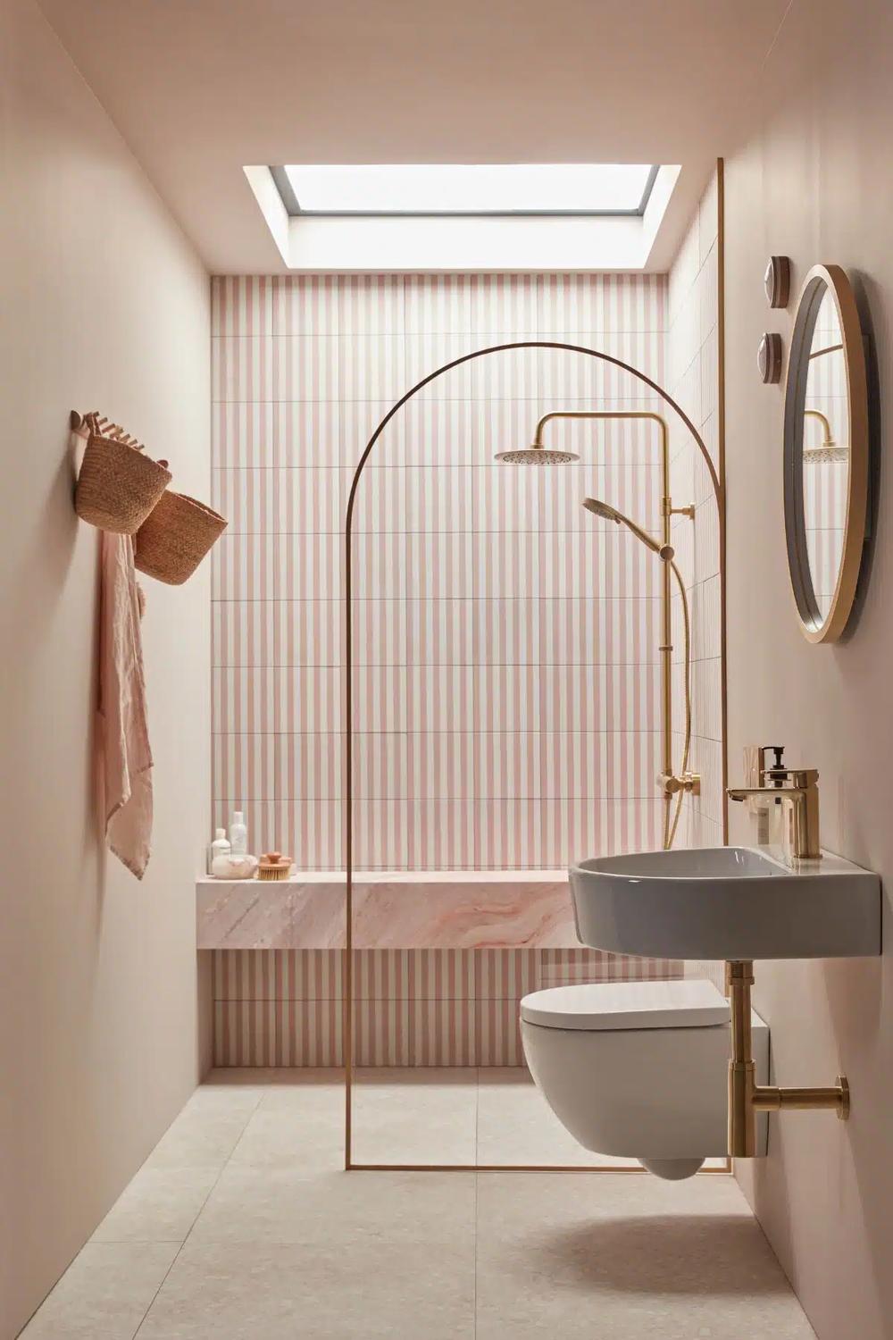 22 Striped Tile Bathroom Designs You’ll Want to Copy