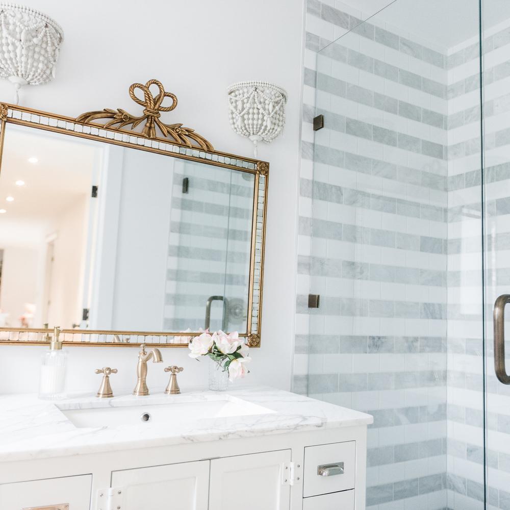 22 Striped Tile Bathroom Designs You’ll Want to Copy