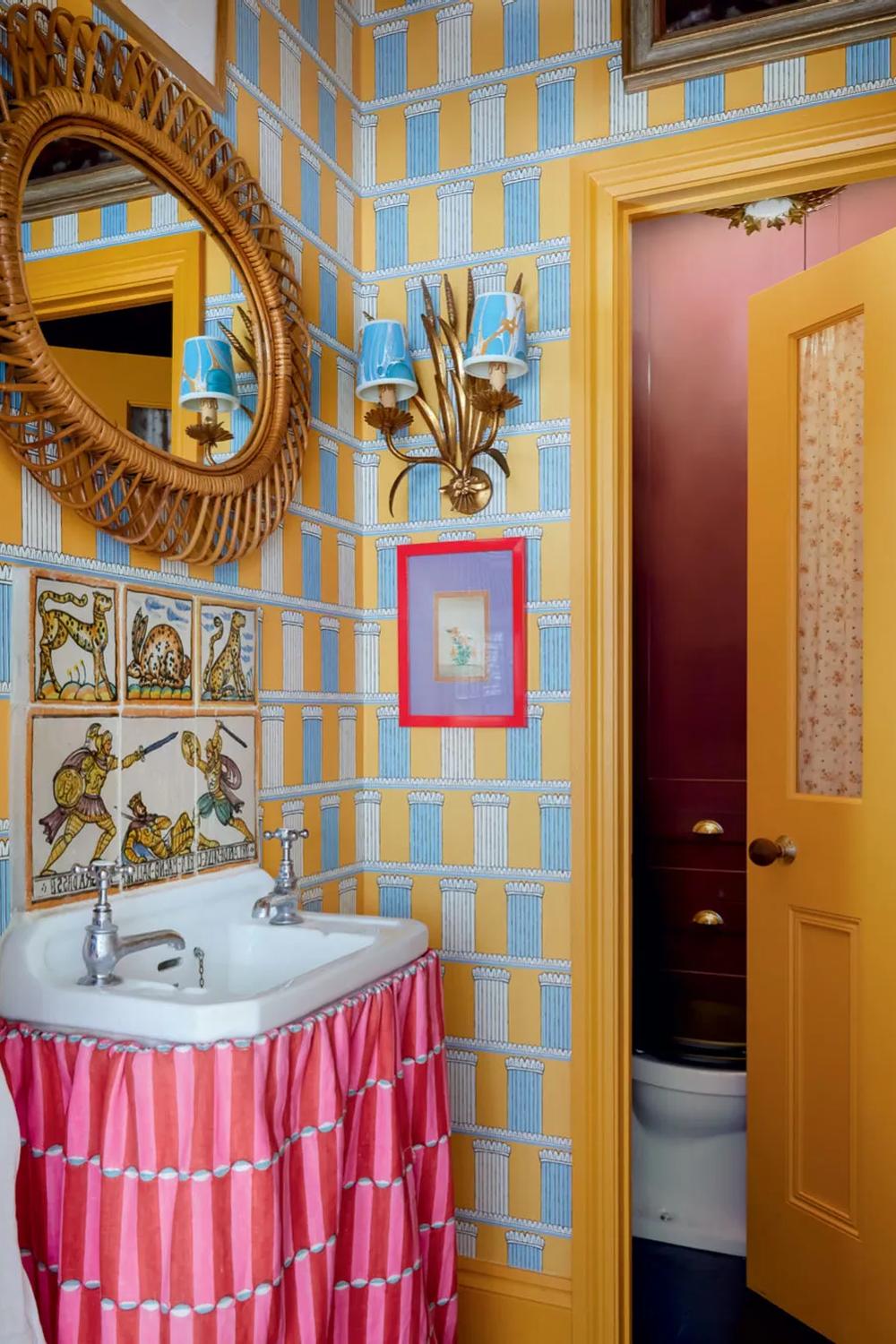 10 Vintage Maximalist Bathroom Designs You’ll Want to Copy